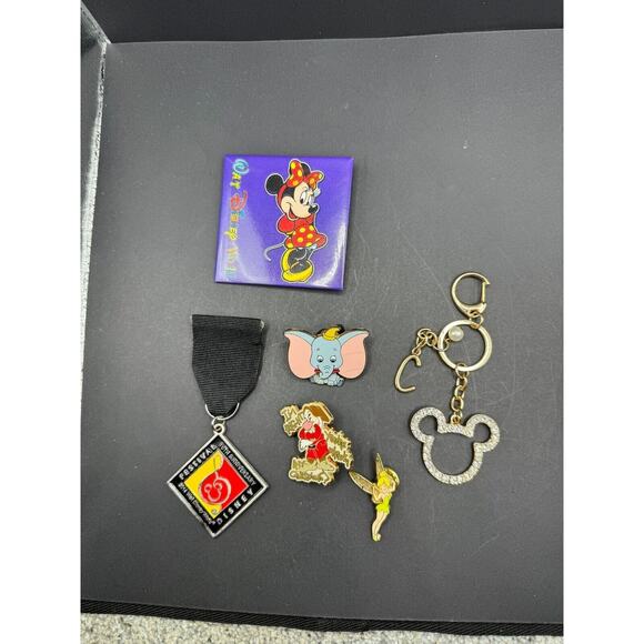 Disney | Accessories | Vintage Walt Disney Lot Of 6 Keychain Pins Mini ...
